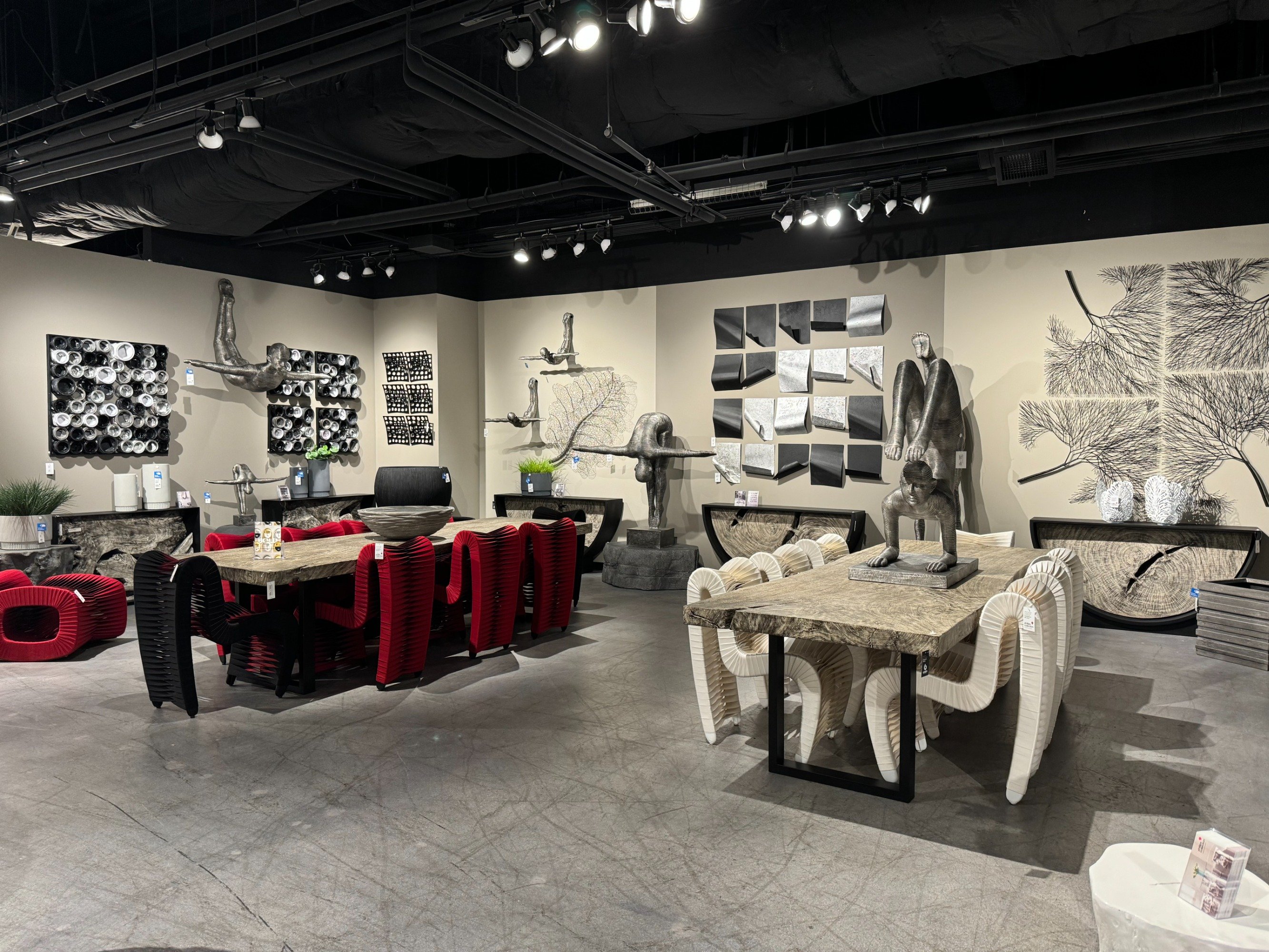 Gallery / Showrooms & Tradeshows / Las Vegas Market Summer 2024